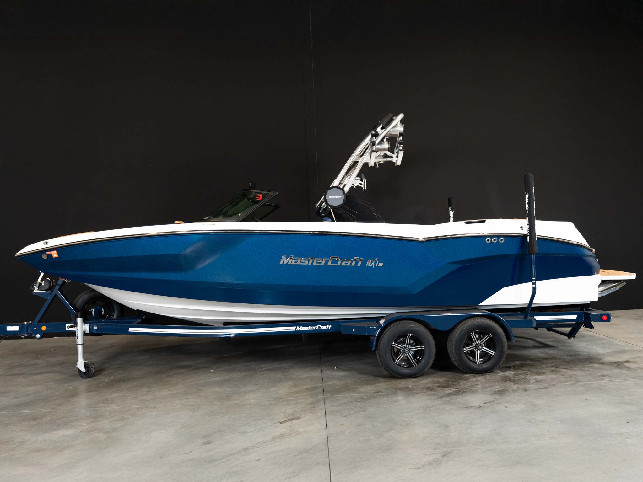 2023 Mastercraft NXT24 - Blue Flake / White – BoardCo