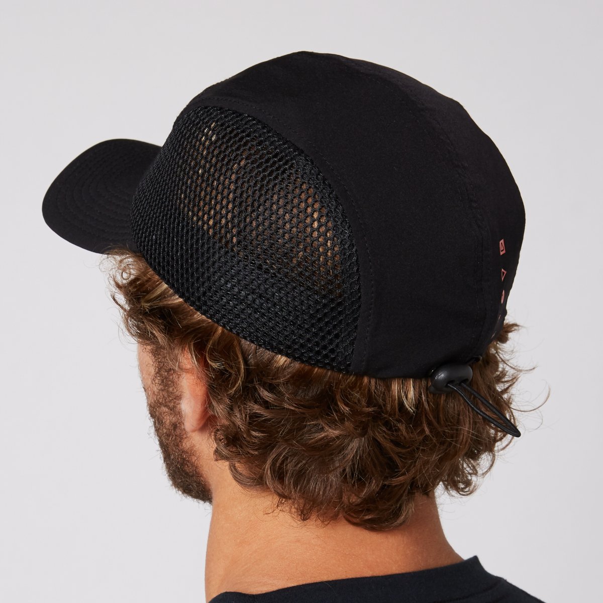 Follow Foil Cap in Black