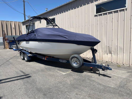 Malibu 25 LSV Sunscape with Skylon Swoop Tower